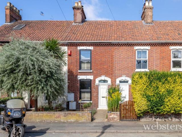 2 bedroom terraced house for sale
