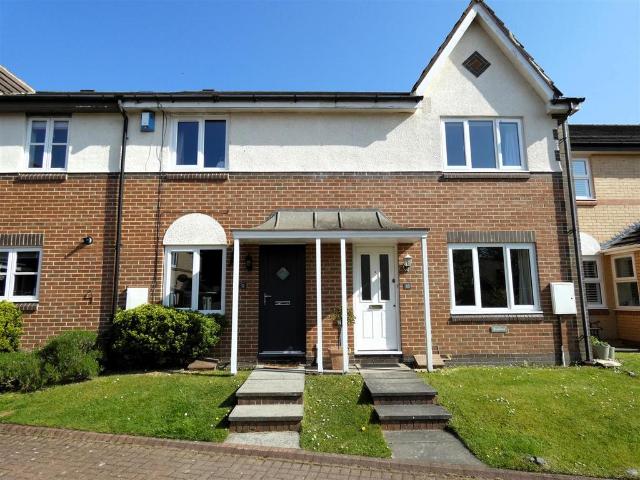 2 bedroom terraced house for sale