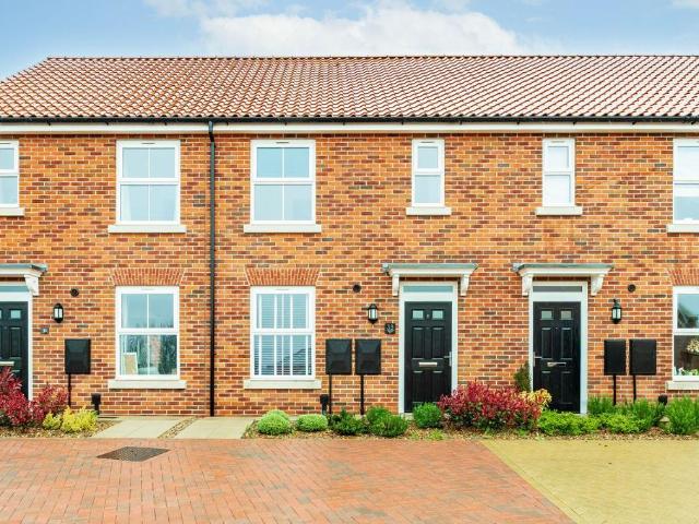 2 bedroom terraced house for sale