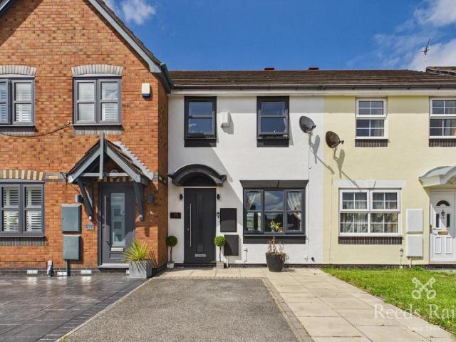 2 bedroom terraced house for sale