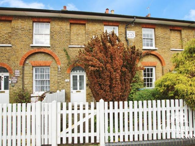 2 bedroom terraced house for sale