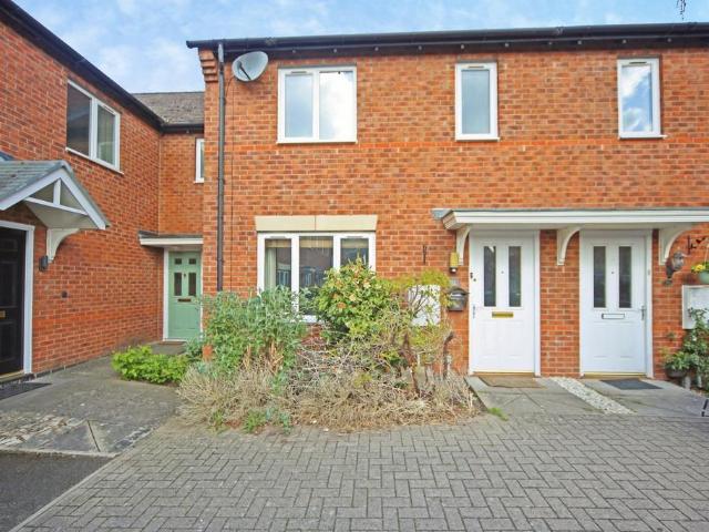 2 bedroom terraced house for sale