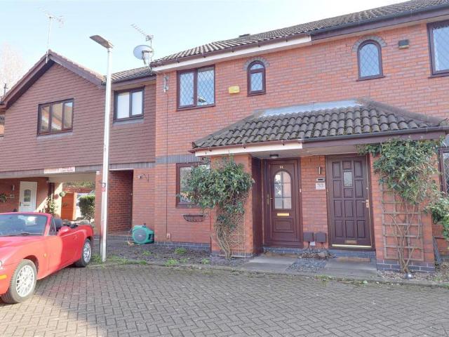 2 bedroom terraced house for sale