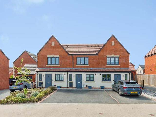 2 bedroom terraced house for sale
