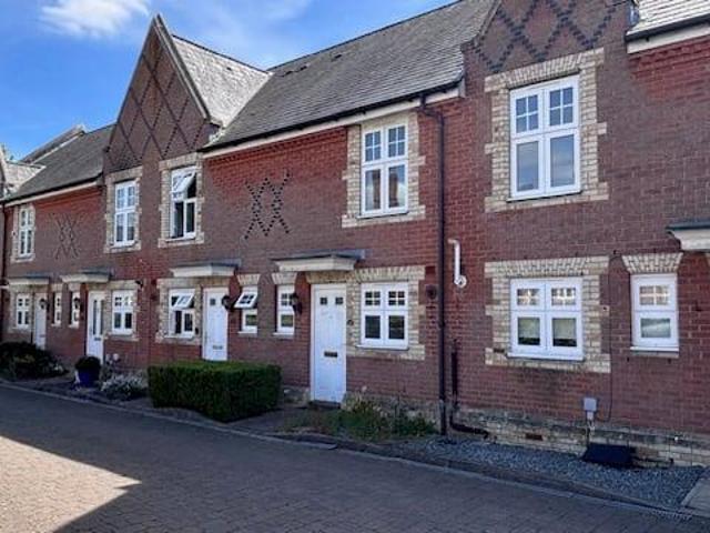 2 bedroom terraced house for sale