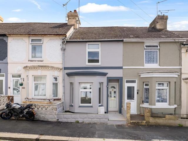 2 bedroom terraced house for sale