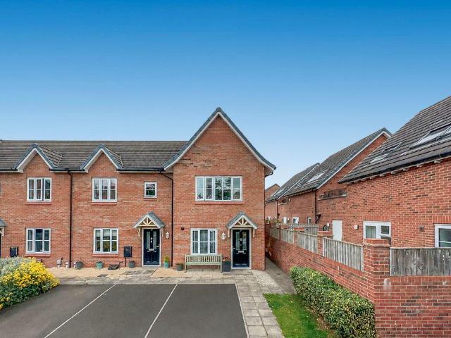 2 bedroom terraced house for sale