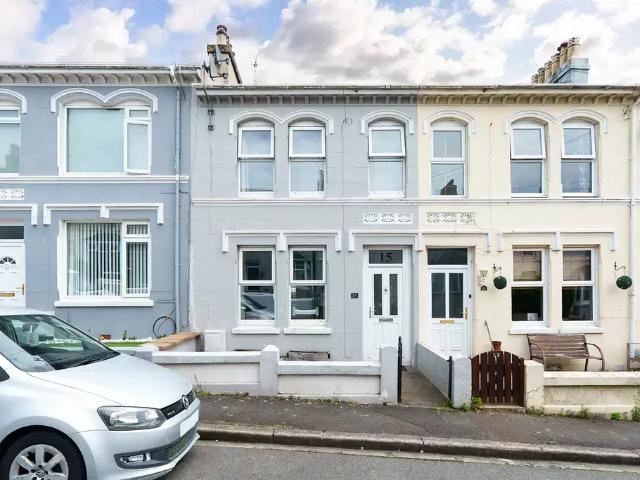 2 bedroom terraced house for sale