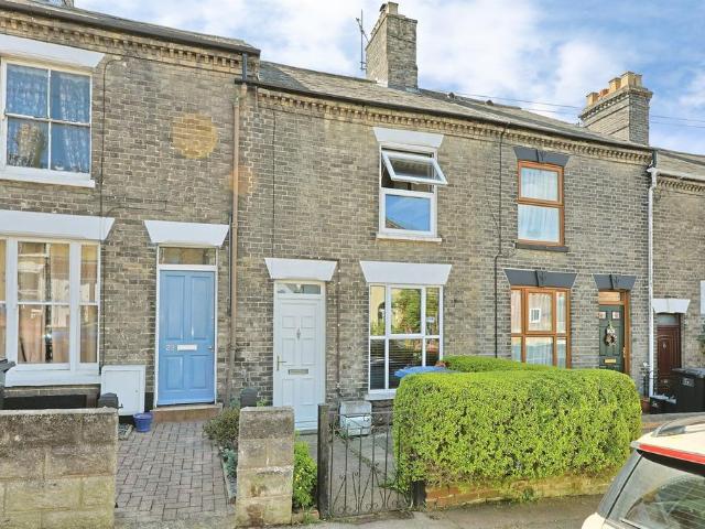 2 bedroom terraced house for sale