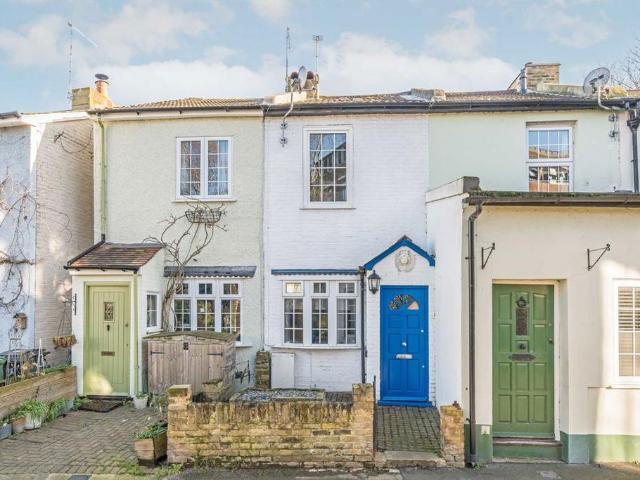 2 bedroom terraced house for sale