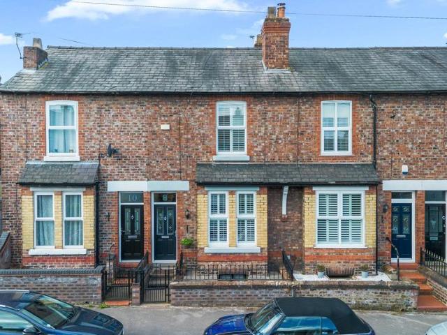 2 bedroom terraced house for sale
