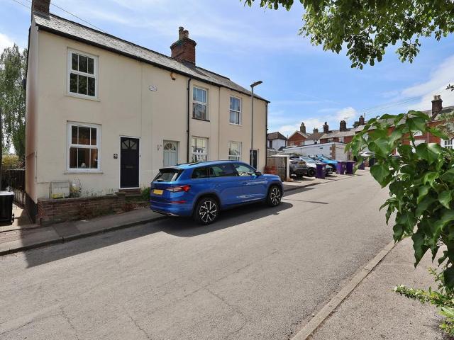 2 bedroom terraced house for sale