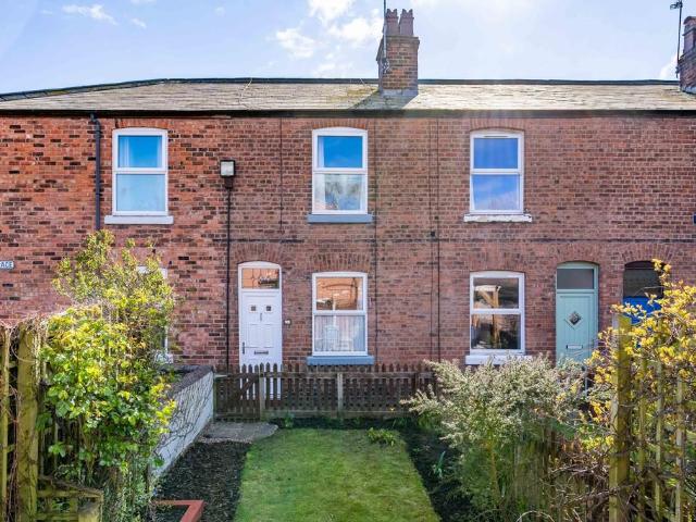 2 bedroom terraced house for sale