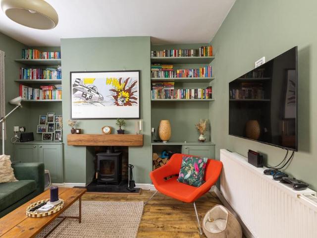 2 bedroom terraced house for sale
