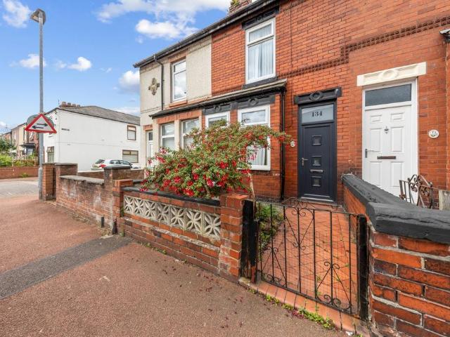 2 bedroom terraced house for sale