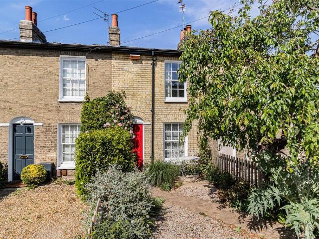 2 bedroom terraced house for sale