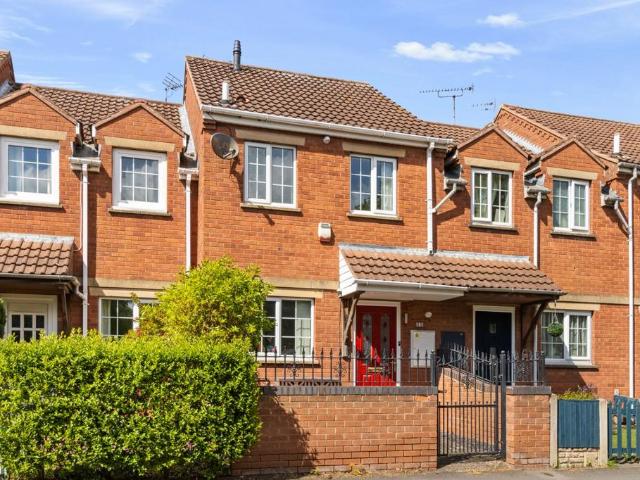 2 bedroom terraced house for sale