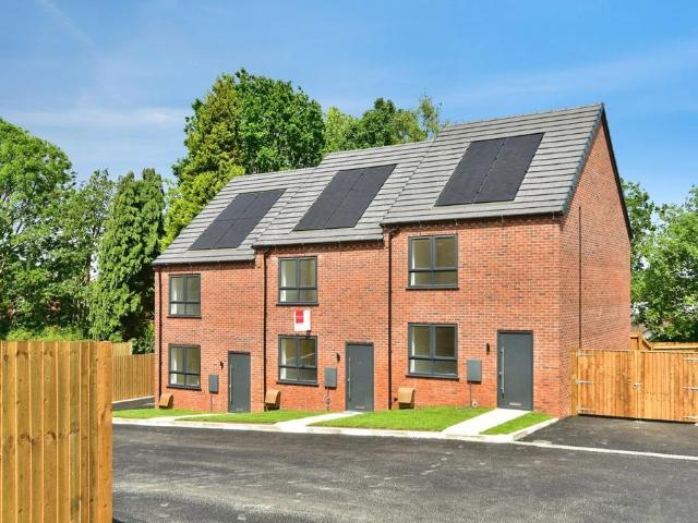 2 bedroom terraced house for sale