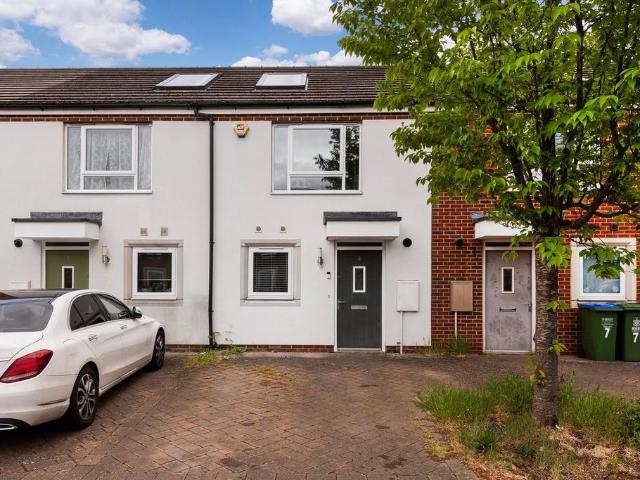2 bedroom terraced house for sale