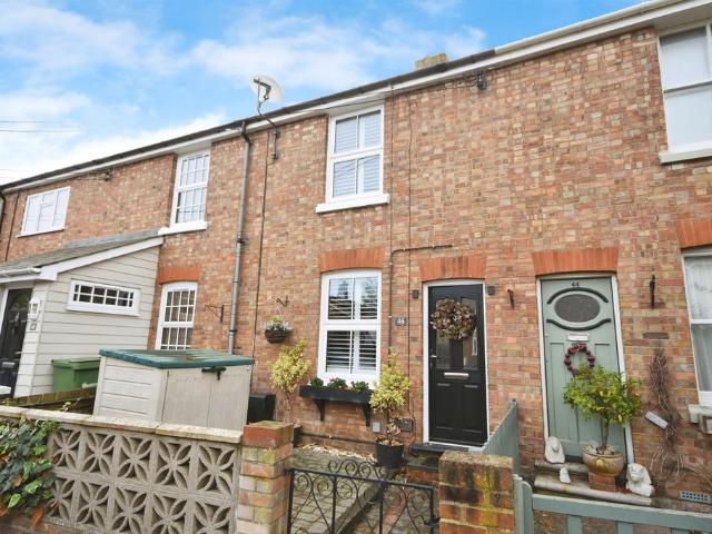 2 bedroom terraced house for sale
