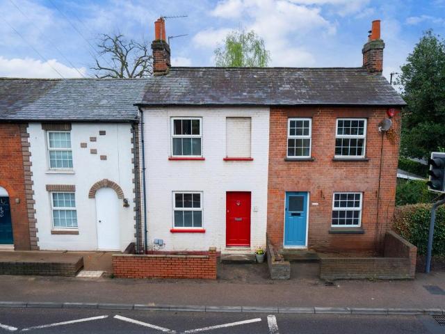 2 bedroom terraced house for sale