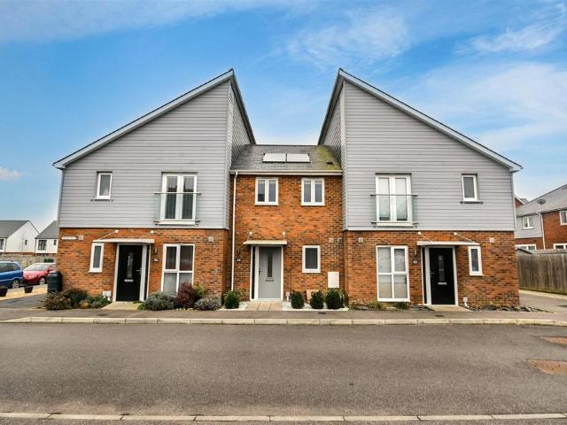 2 bedroom terraced house for sale