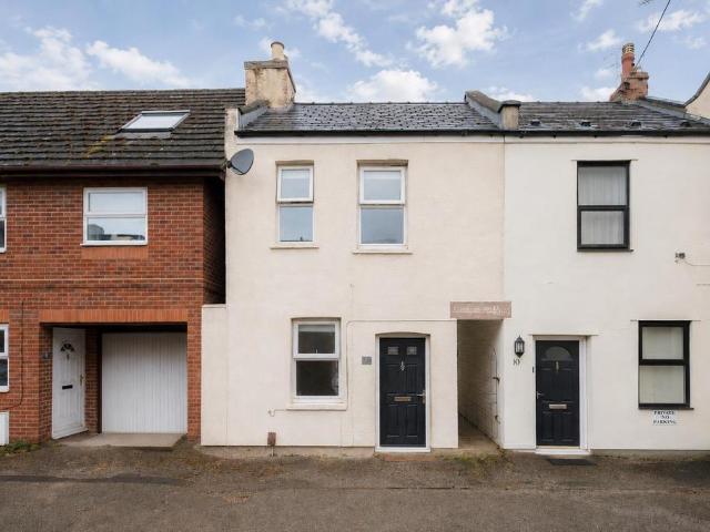2 bedroom terraced house for sale