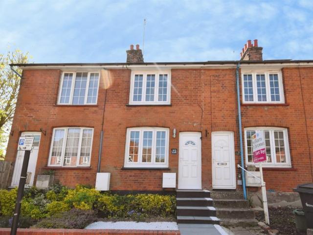 2 bedroom terraced house for sale