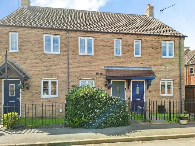 2 bedroom terraced house for sale