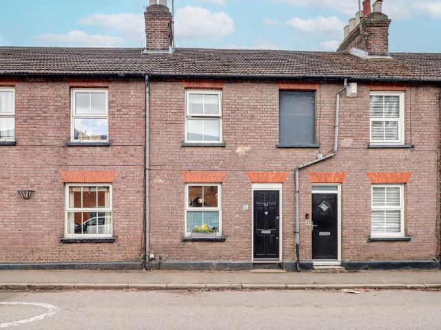 2 bedroom terraced house for sale