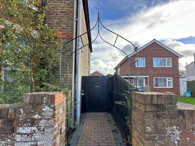 2 bedroom terraced house for sale