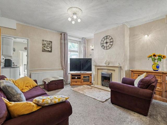 2 bedroom terraced house for sale