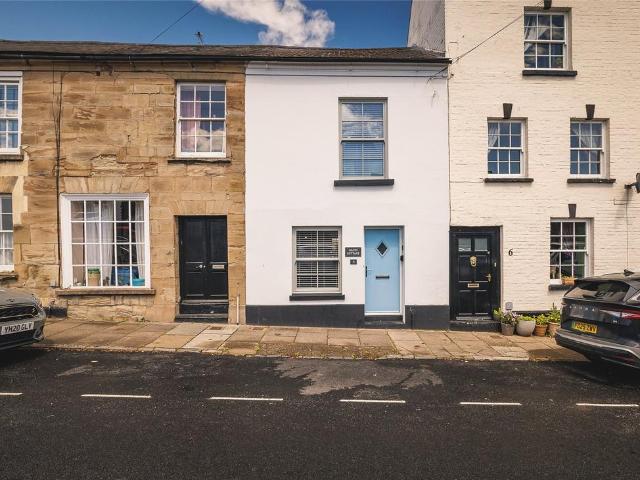 2 bedroom terraced house for sale