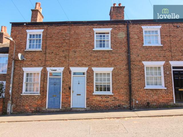 2 bedroom terraced house for sale