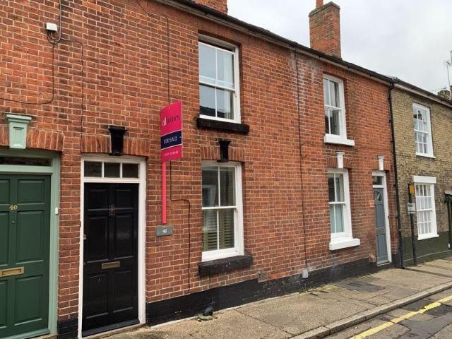 2 bedroom terraced house for sale