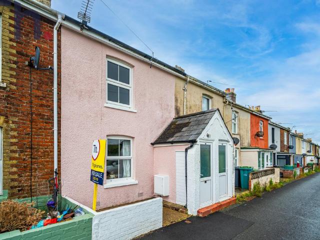 2 bedroom terraced house for sale