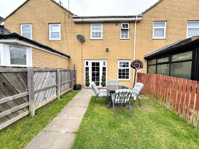 2 bedroom terraced house for sale