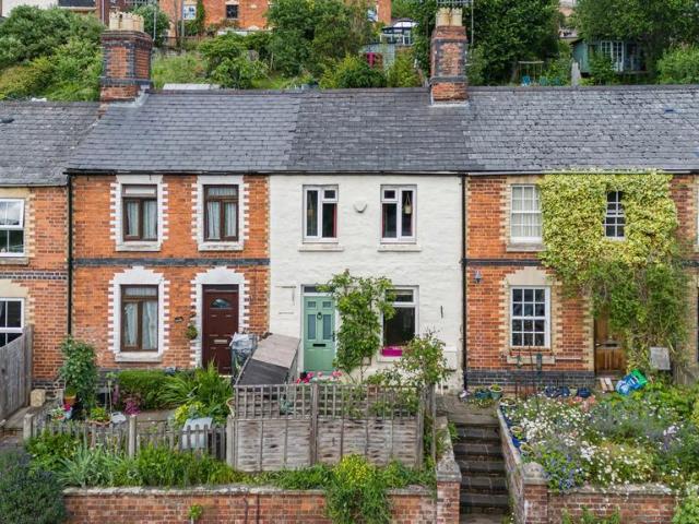 2 bedroom terraced house for sale