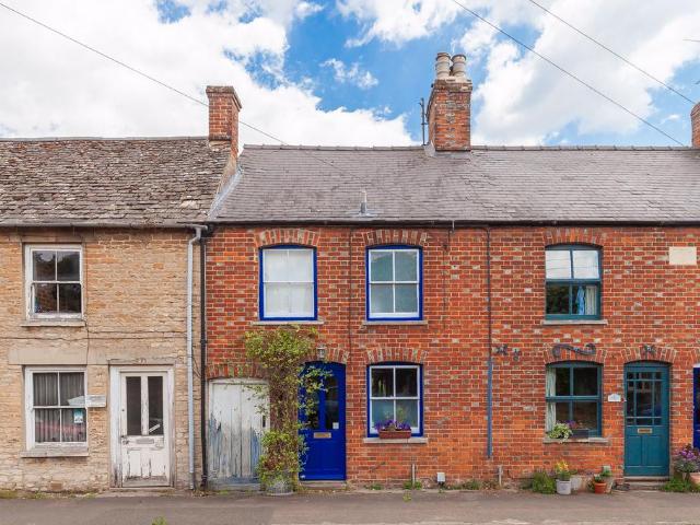 2 bedroom terraced house for sale