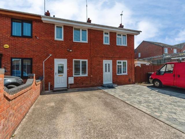 2 bedroom terraced house for sale