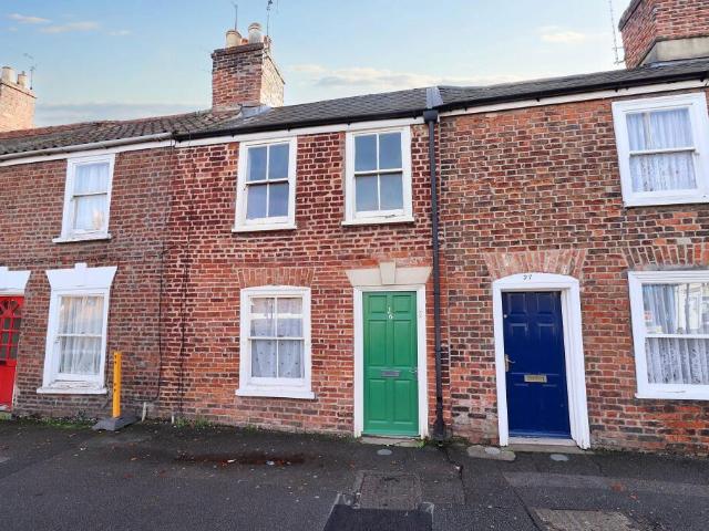 2 bedroom terraced house for sale