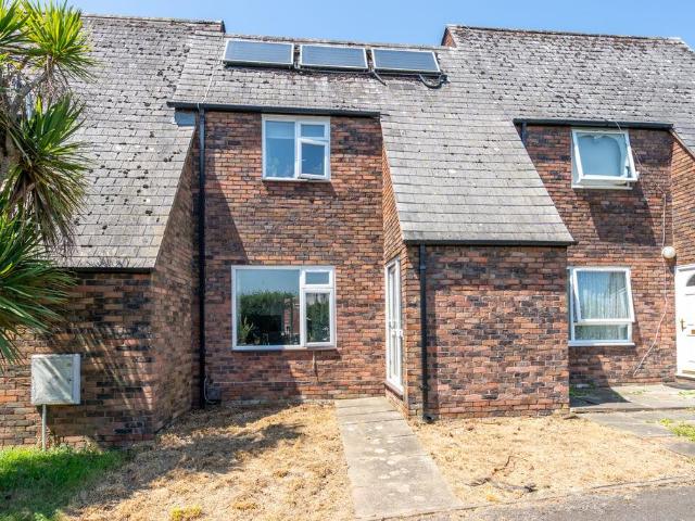 2 bedroom terraced house for sale