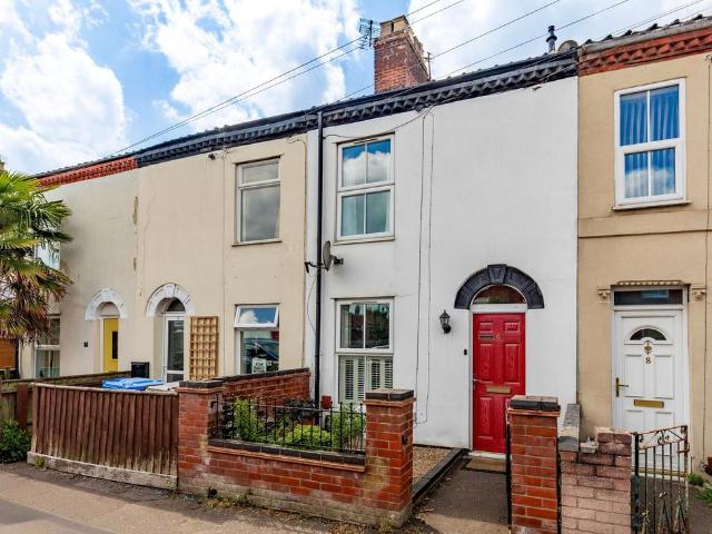 2 bedroom terraced house for sale