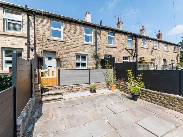 2 bedroom terraced house for sale