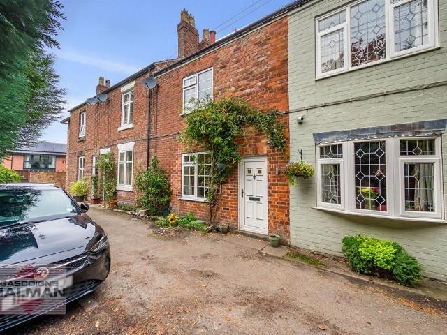 2 bedroom terraced house for sale