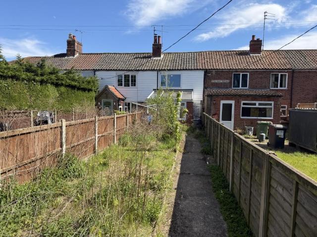 2 bedroom terraced house for sale