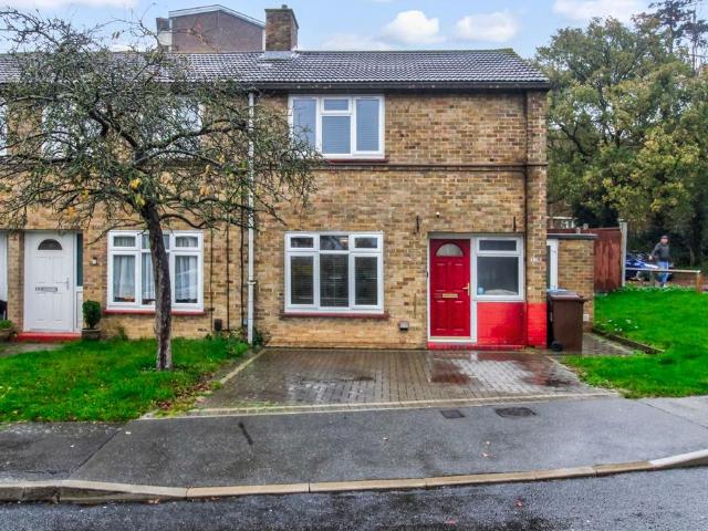 2 bedroom terraced house for sale
