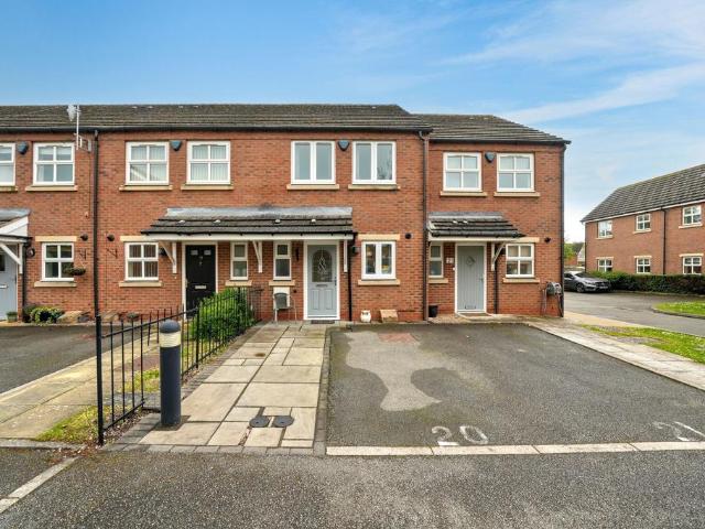 2 bedroom terraced house for sale