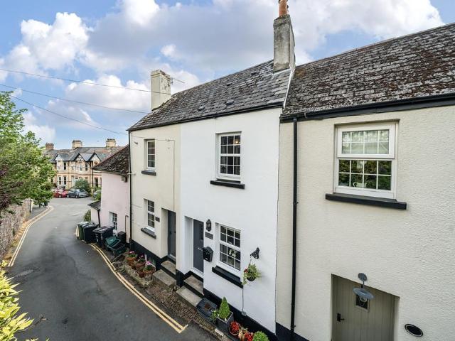 2 bedroom terraced house for sale