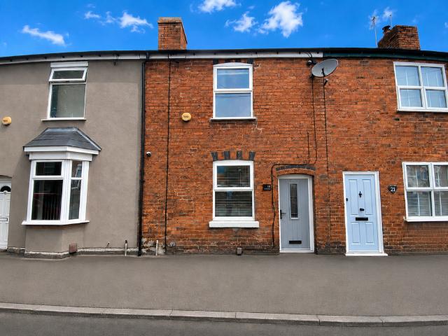 2 bedroom terraced house for sale